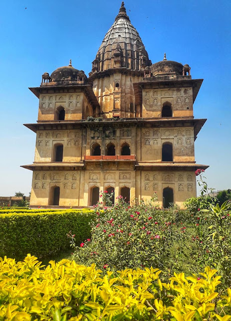 Admiring the Fine Architecture of the Chhatris of Orchha | India ...
