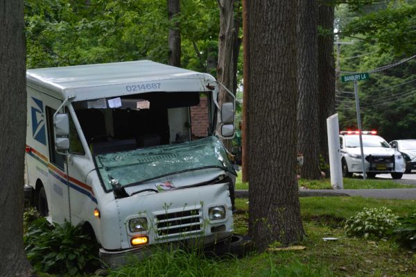 Postal worker dies after his truck is hit from behind - Buttafuoco ...