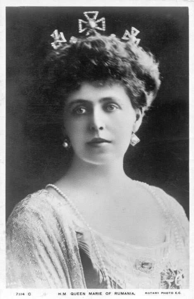 The Last Queen of Romania: 18 Stunning Portraits of Marie of Romania in ...