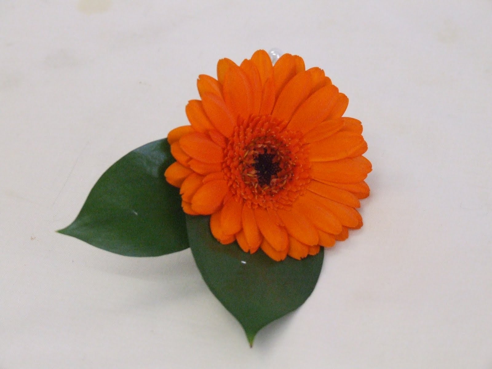 RJ's Florist: Colourful gerbera wedding