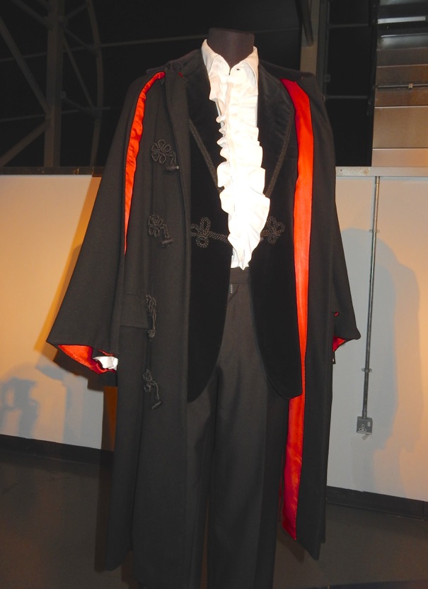 Hollywood Movie Costumes and Props: Signature Doctor costumes from ...