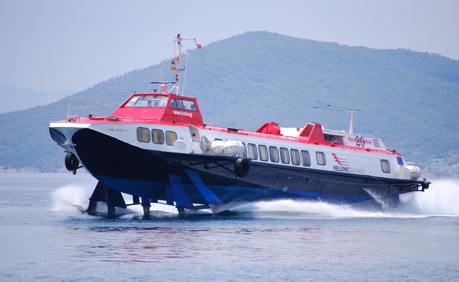 Dailypress24: ΑΔΥΝΑΜΙΑ ΠΡΟΣΕΓΓΙΣΗΣ ΤΟΥ FLYING DOLPHIN 29 ΣΤΟ ΑΓΚΙΣΤΡΙ