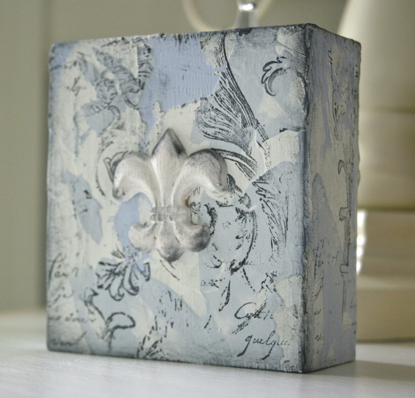 Where the Grass is Greener...: Fun with Fleurs and Old World Plaster!