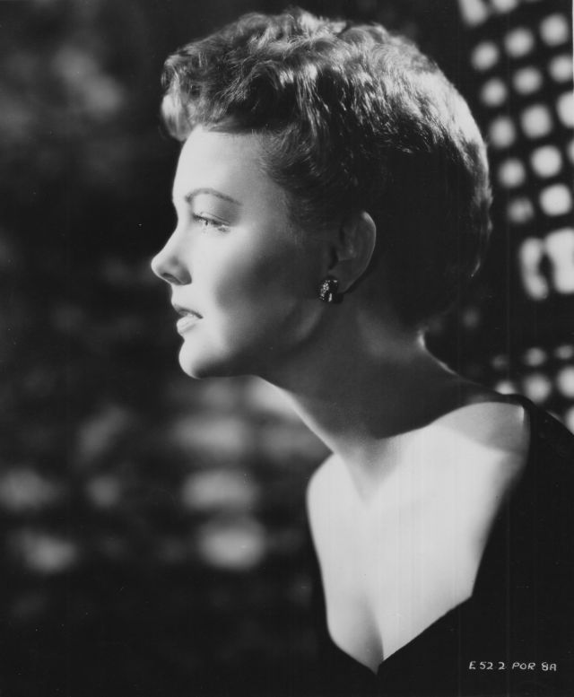 Gorgeous Photos of Wanda Hendrix in the 1940s and ’50s ~ Vintage Everyday