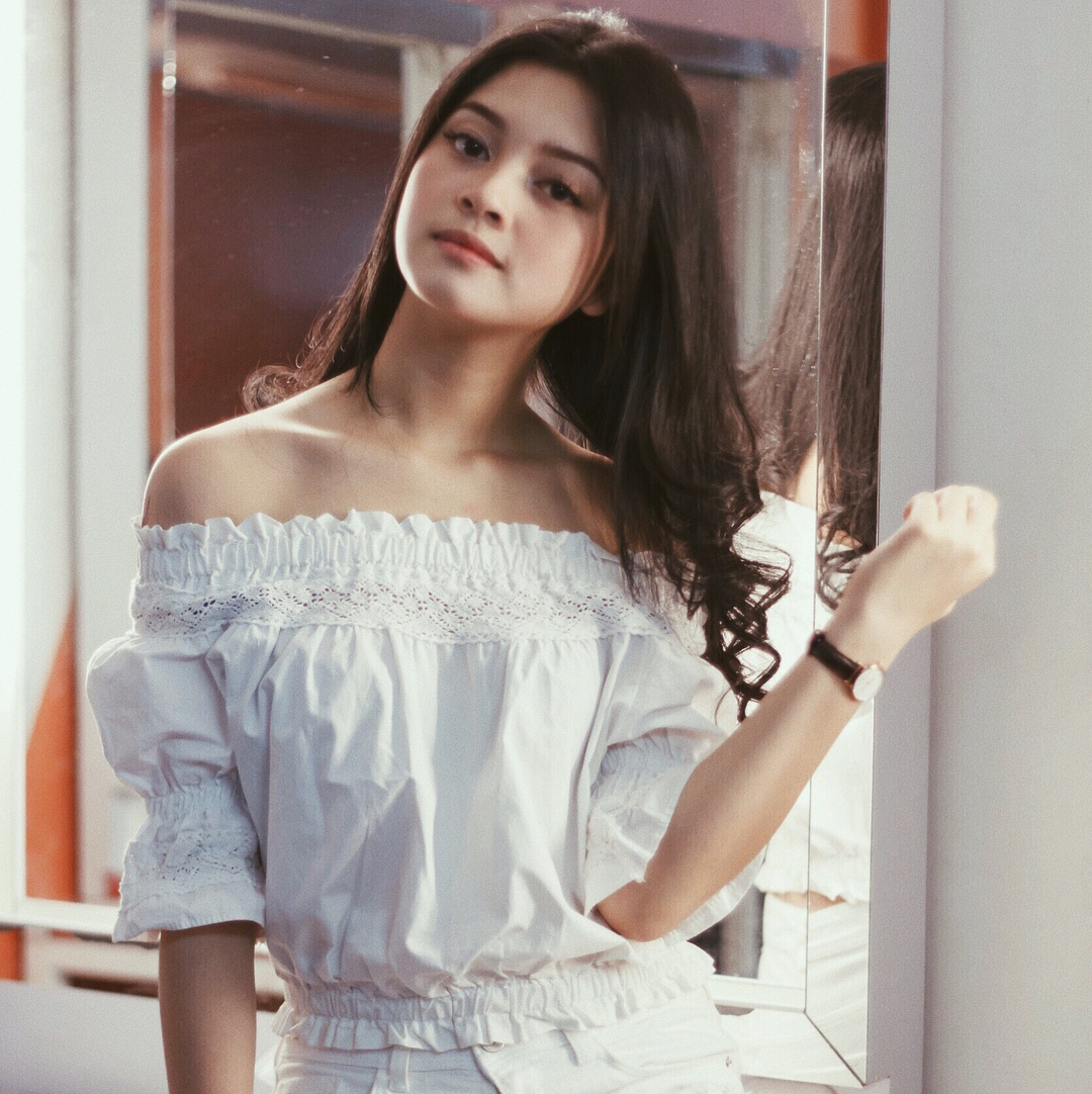 Yoriko Angeline 10 Foto Yoriko Angeline Pemeran Wati Di Dilan 1990