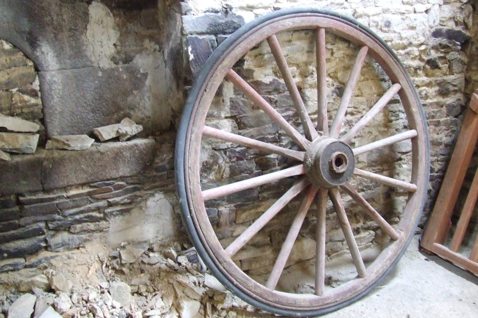 pascaline arts: Roues de charette