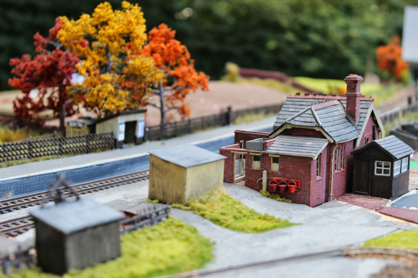 BLAKESLEY SMJ STATION MODEL: The Station Buildings - A Standard East ...