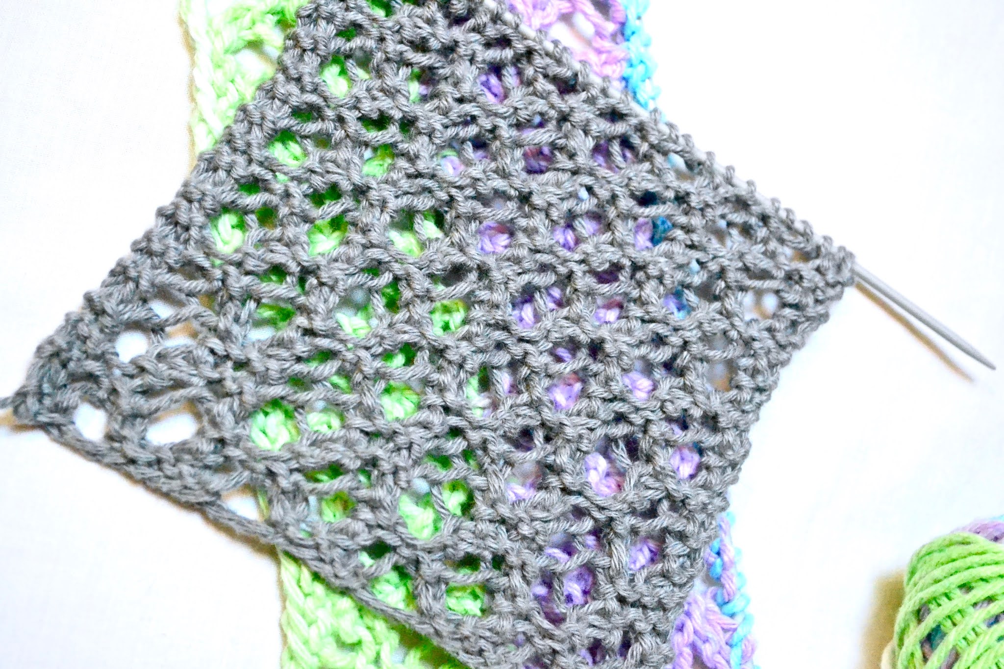 Knitting Novice: The Weekly Swatch: Loop Mesh Lace Knit Stitch