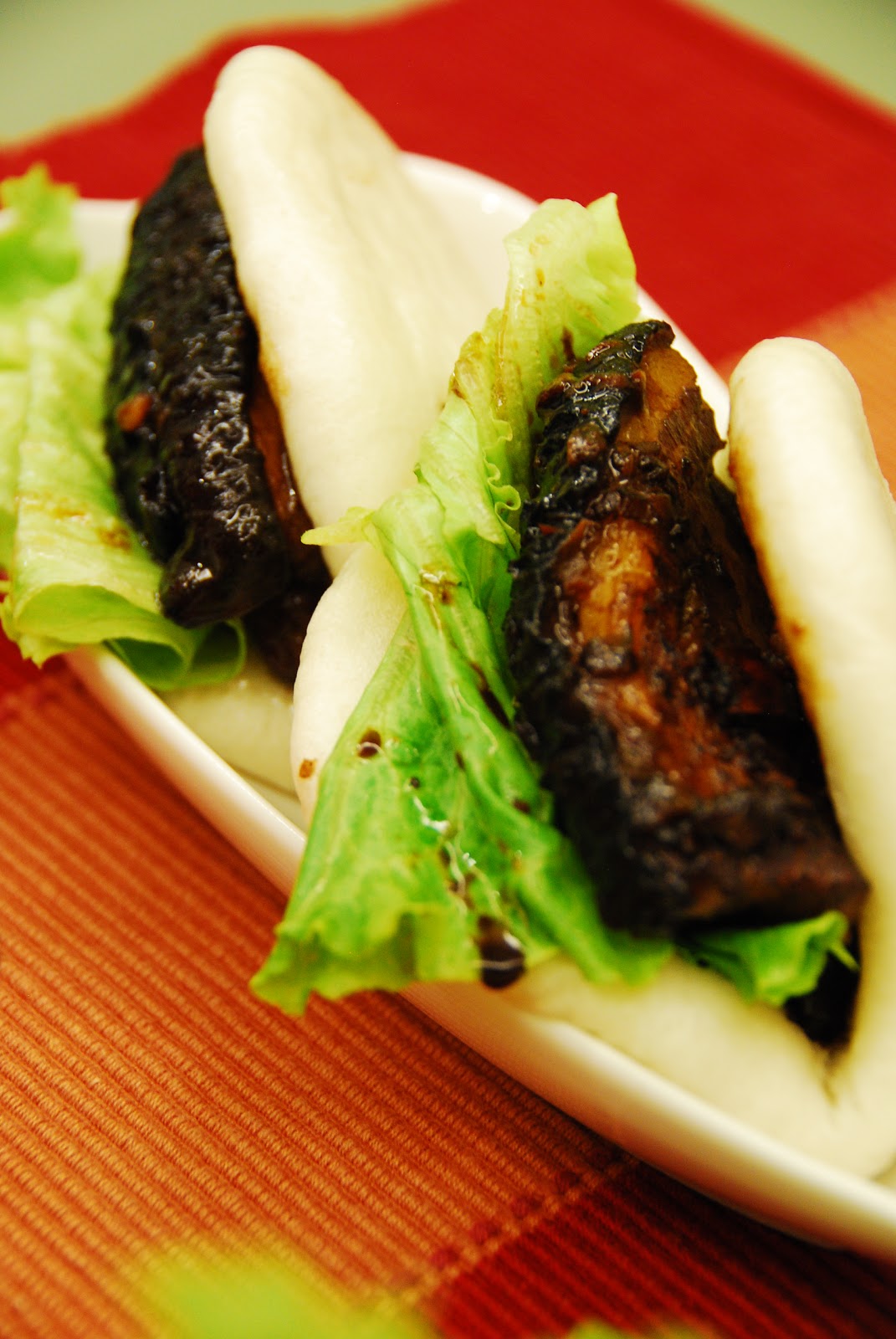 A Little of Everything: Braised Pork Belly / Kou Rou Bao(扣肉包)