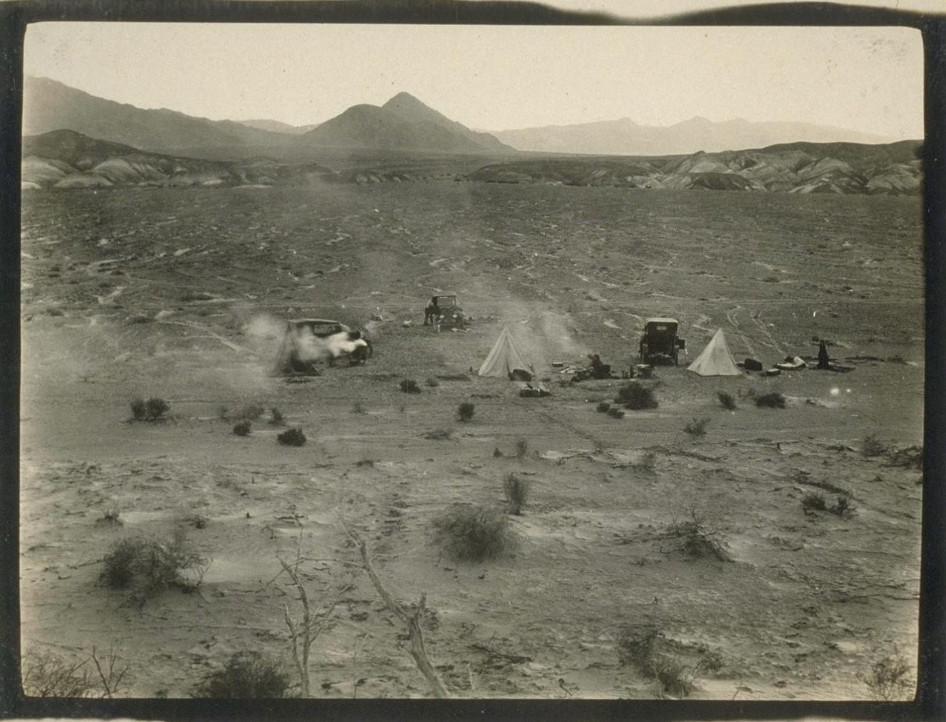 Amazing Vintage Photographs Documented a Road Trip Through Death Valley ...