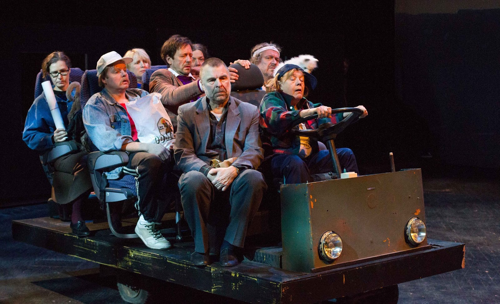 Laulud halli mere äärest ~ Triinu teatriblogi