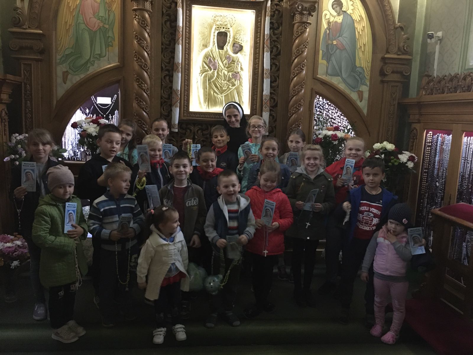 ЗАРВАНИЦЯ Парафіяльна церква Пресвятої Тройці та Покров Пресвятої ...