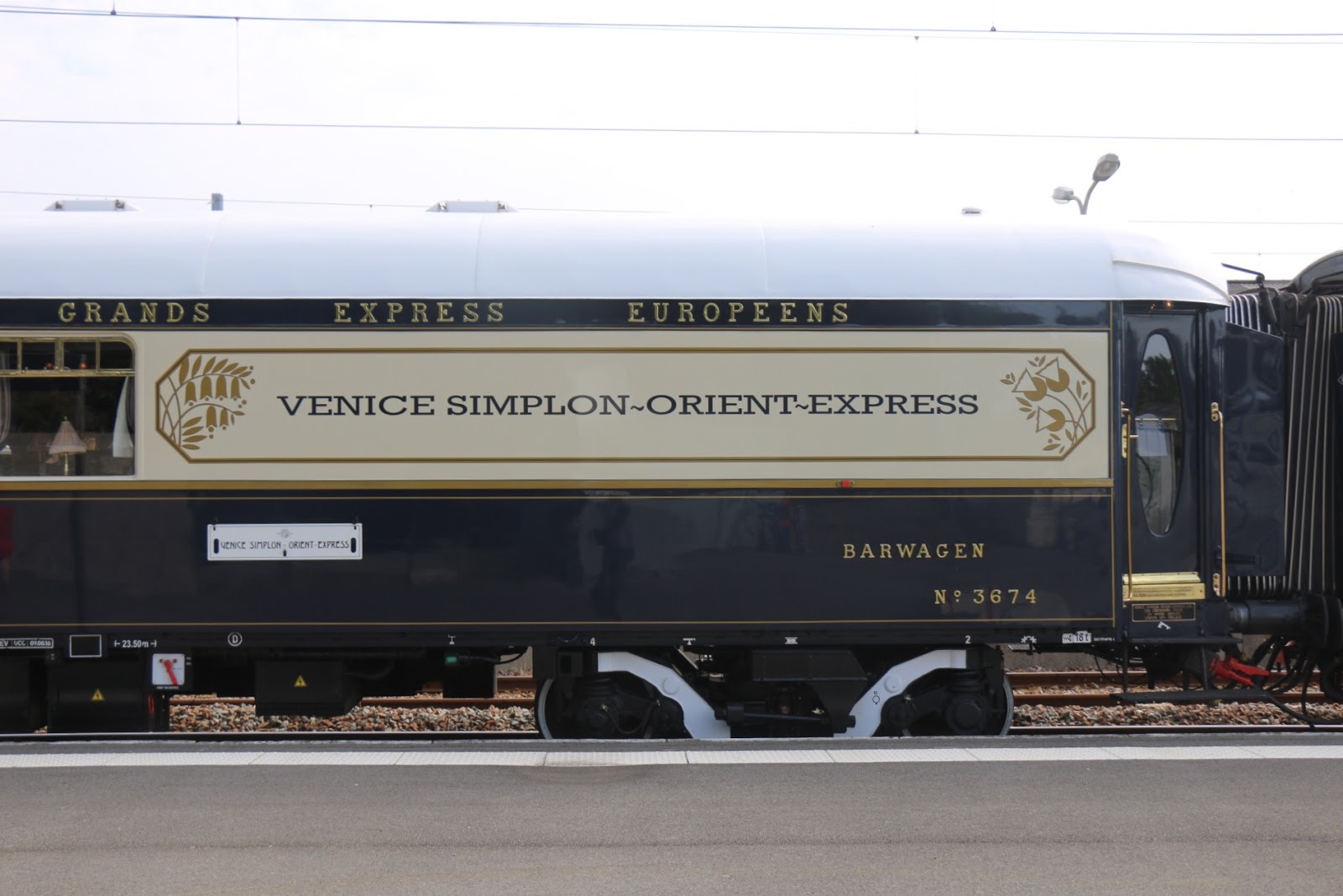 LA PASSION DU TRAIN: VSOE , la Voiture Bar 3674