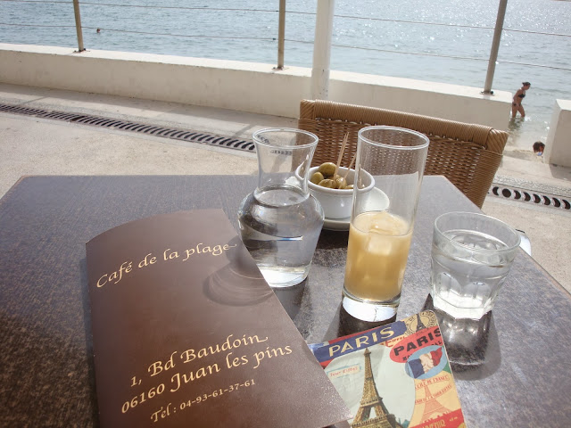 Find Your Self In France: My Favorite Pastime in Paris is Sitting in a Café