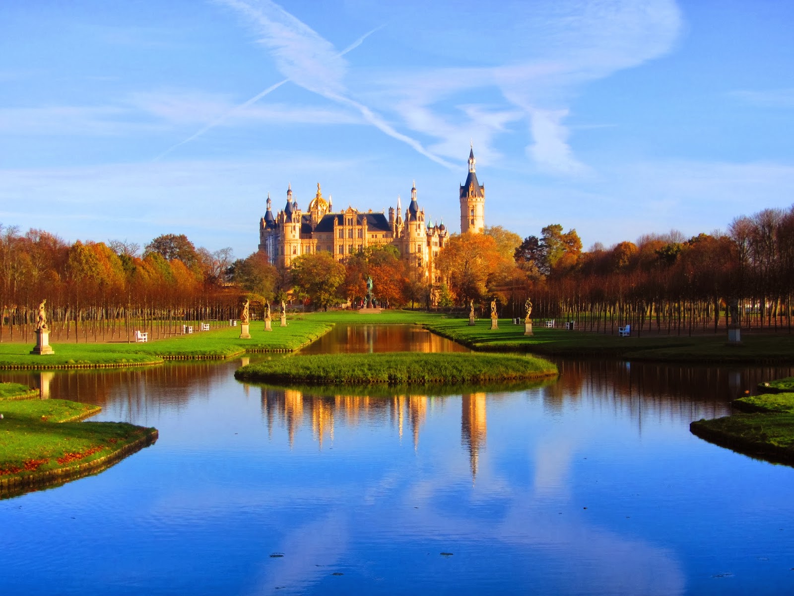 Travels With Simba: Marzipan and Castles: Lübeck and Schwerin (Tour of ...