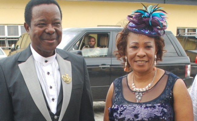 GistOK: Rare Photo Of King Sunny Ade and His Wife, Princess Risikat ...