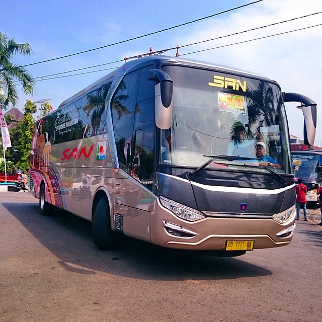 ALL NEW LEGACY SR-1 ~ WORLD BUSES