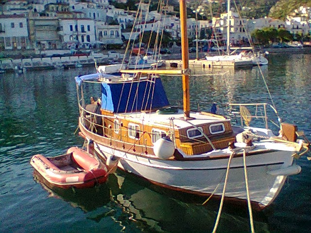 ΔΙΑΦΟΡΑ ΣΚΑΦΟΙ: ΔΙΑΦΟΡΑ ΠΑΡΑΔΟΣΙΑΚΑ ΣΚΑΦΟΙ