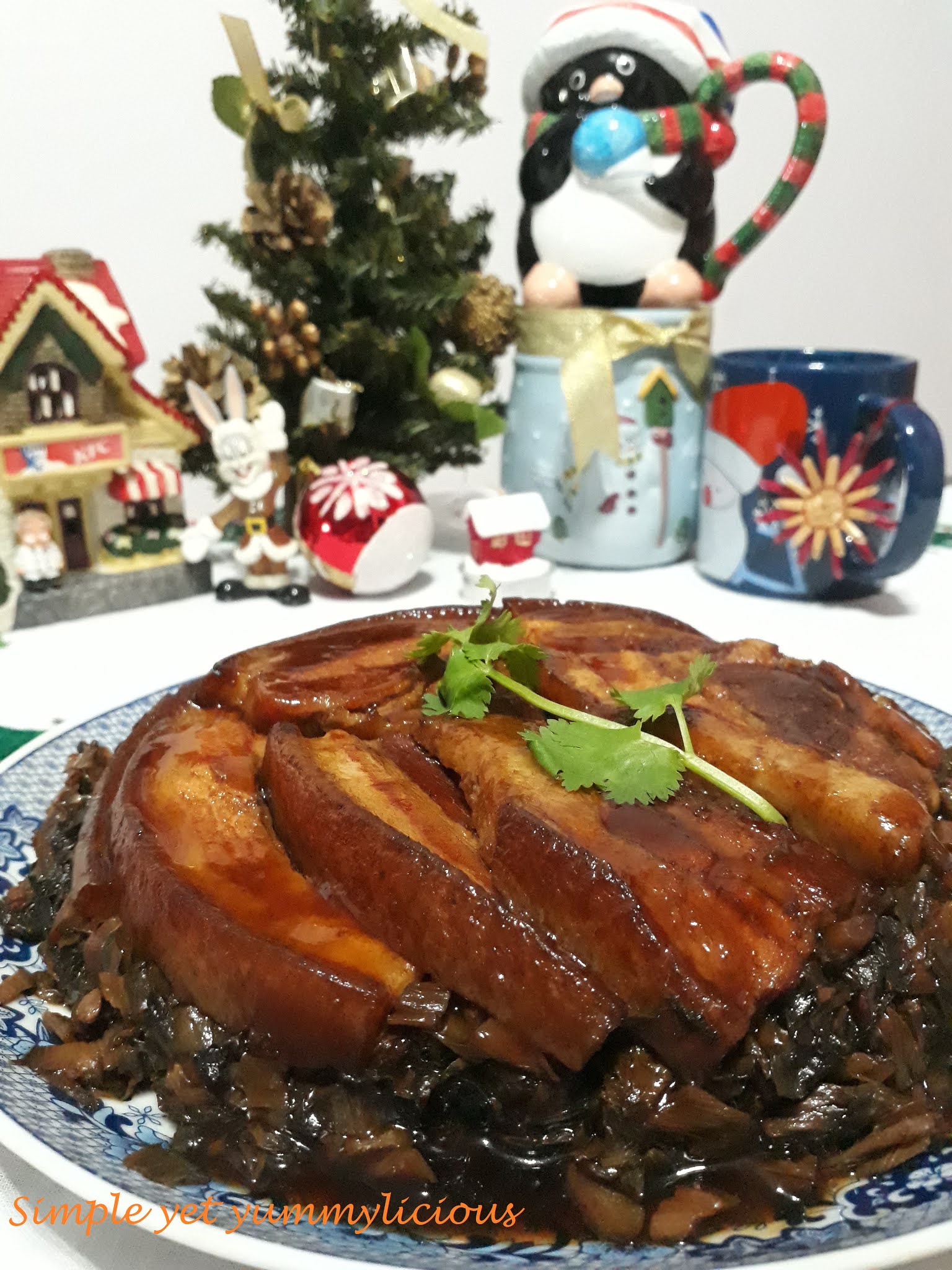 Simple yet yummylicious!: Mei Cai Kou Rou (Steamed Pork Belly With ...