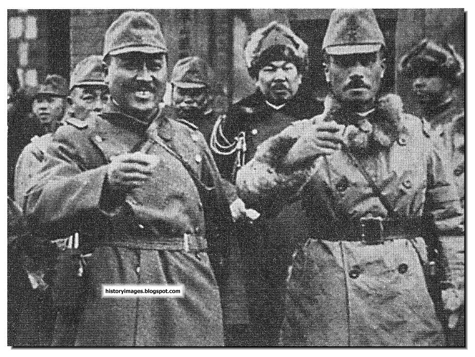 HISTORY IN IMAGES: Pictures Of War, History , WW2: Japanese Invasion Of ...