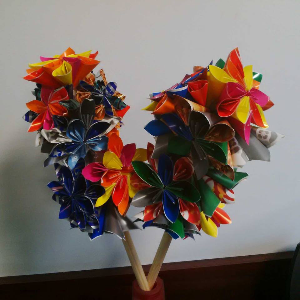 doua.maini.stangi - Accesorii si nu numai: Sorcova vesela origami style