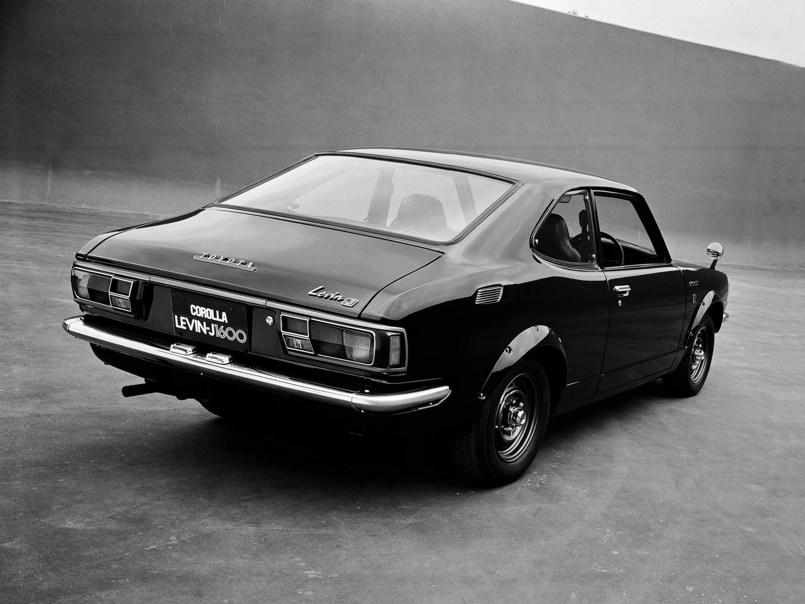 Toyota comemora os 50 anos do Corolla - fotos e histórico