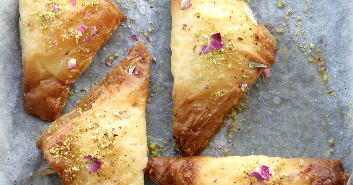 Starbooks: FILO TRIANGLES WITH CREAM CHEESE, PISTACHIO AND ROSE