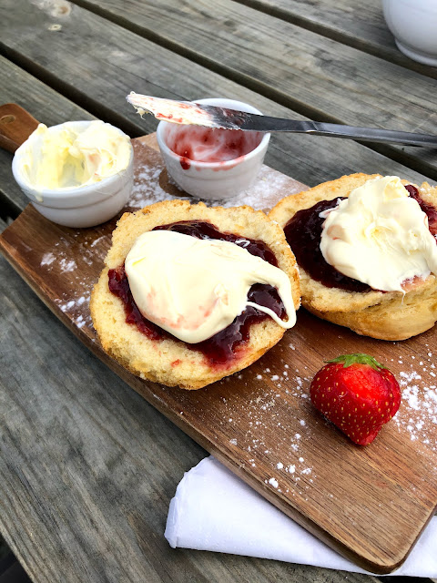 FOODSTUFF FINDS: Scones - Devon Vs Cornwall (@NLi10)