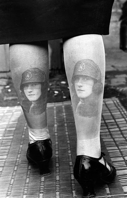 22 Fabulous Vintage Photos of Shoes and Hosiery Fashions From the 1920s ...