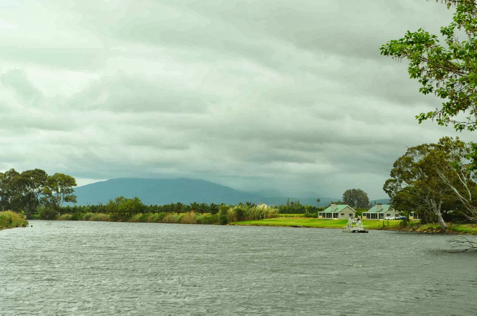 .: Sunday fun at the Wine on the River Festival, Robertson