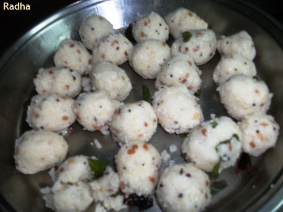 Edible Entertainment: Upma Kozhakattai | Indian Steamed Rice Balls