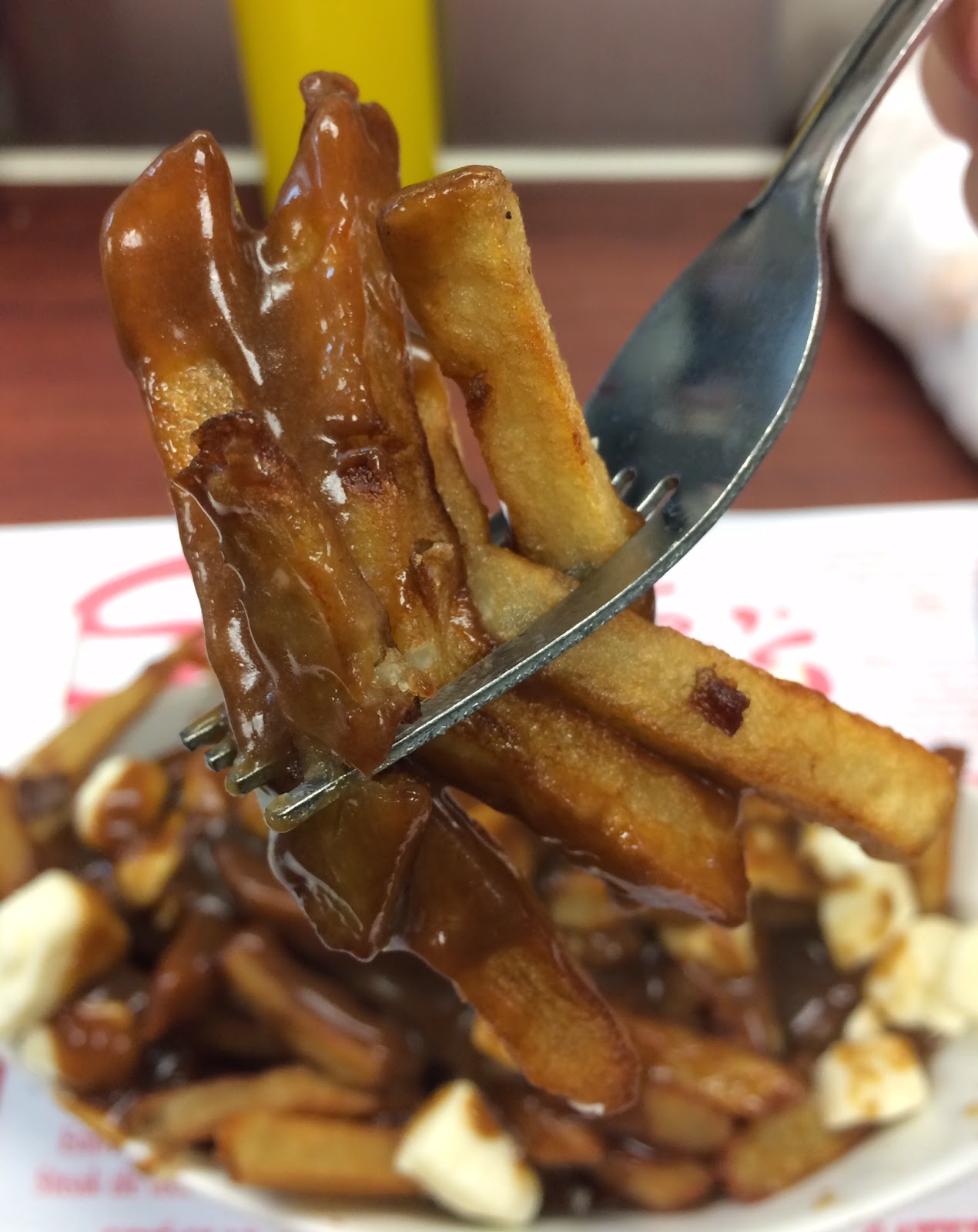 Poutine From Schwartz's / シュワーツのプーティン ~ I'm Made of Sugar! - Chihiro's ...