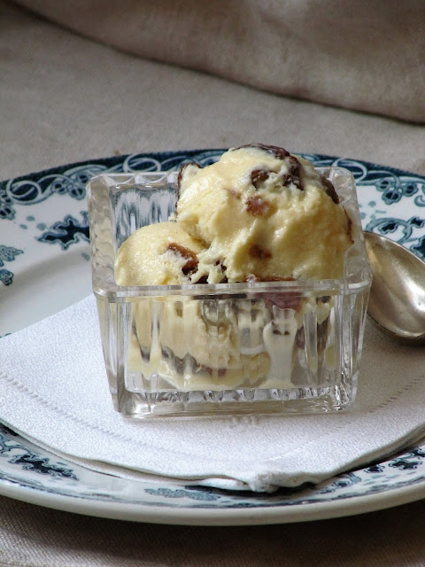 La cuisine d'ici et d'ISCA: Glace Rhum raisins
