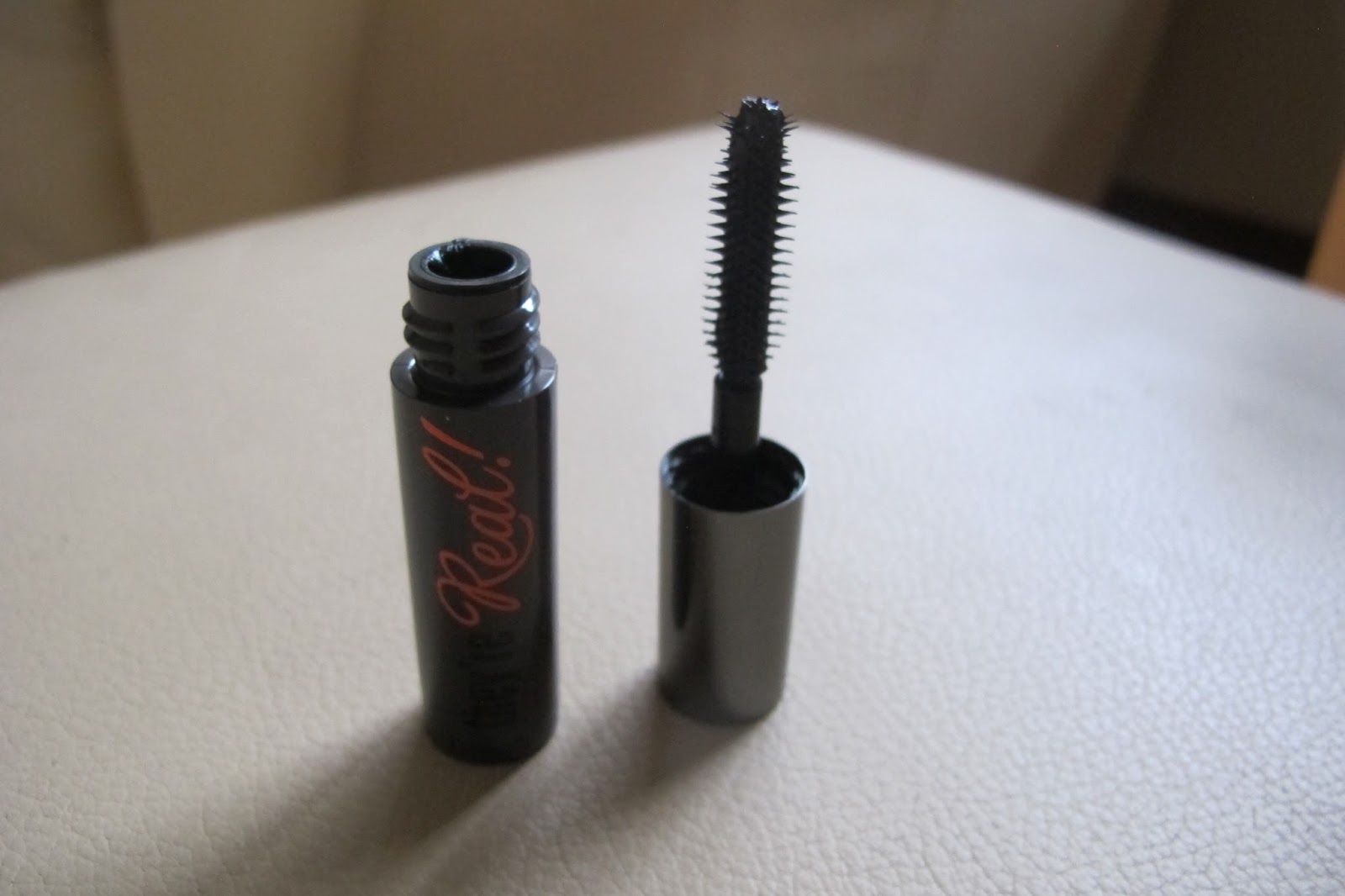 One Thousand Looks: BENEFIT THEY'RE REAL! MASCARA REVIEW