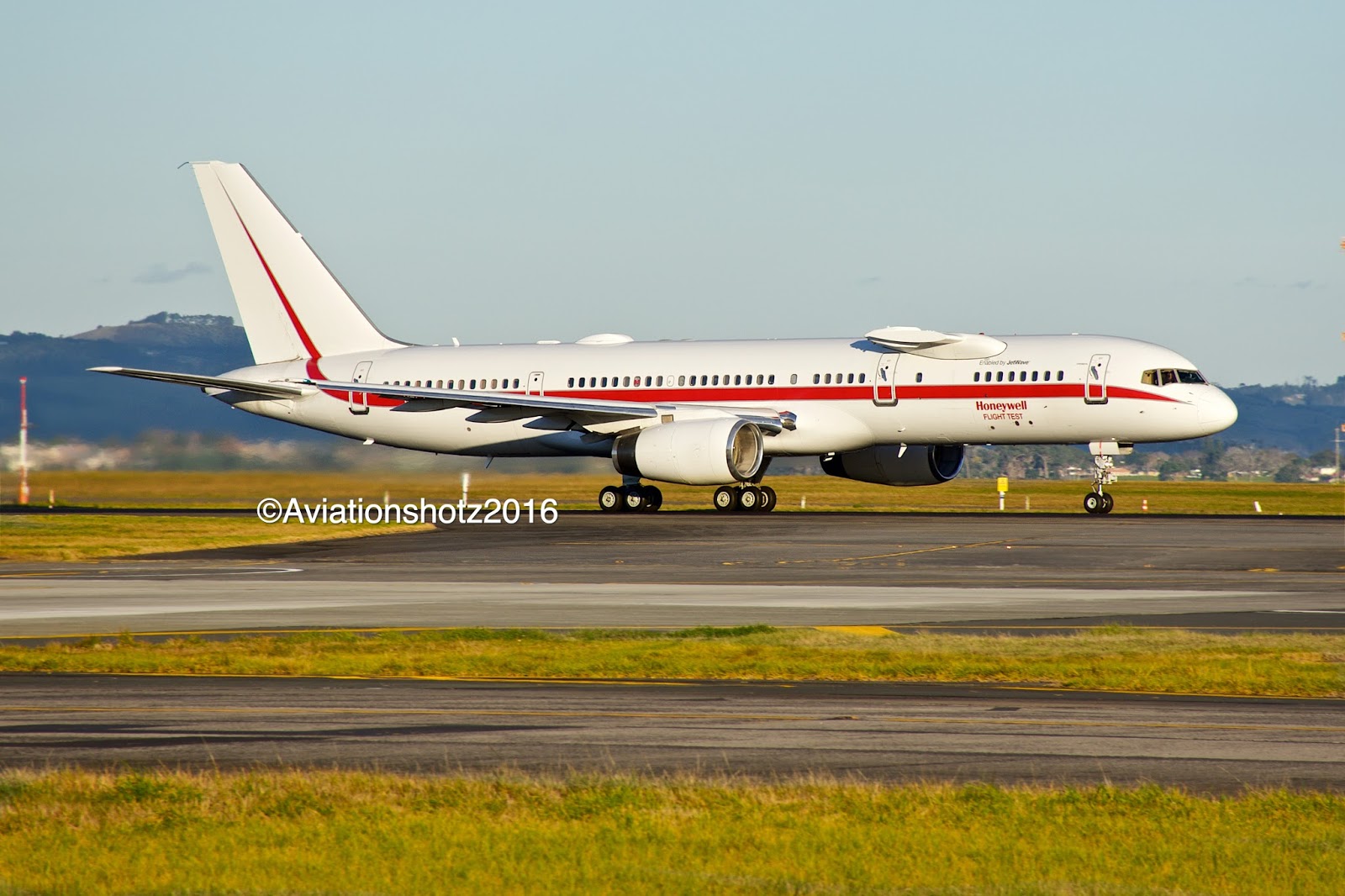 Aviationshotz: Honeywell B757-200, H757HW