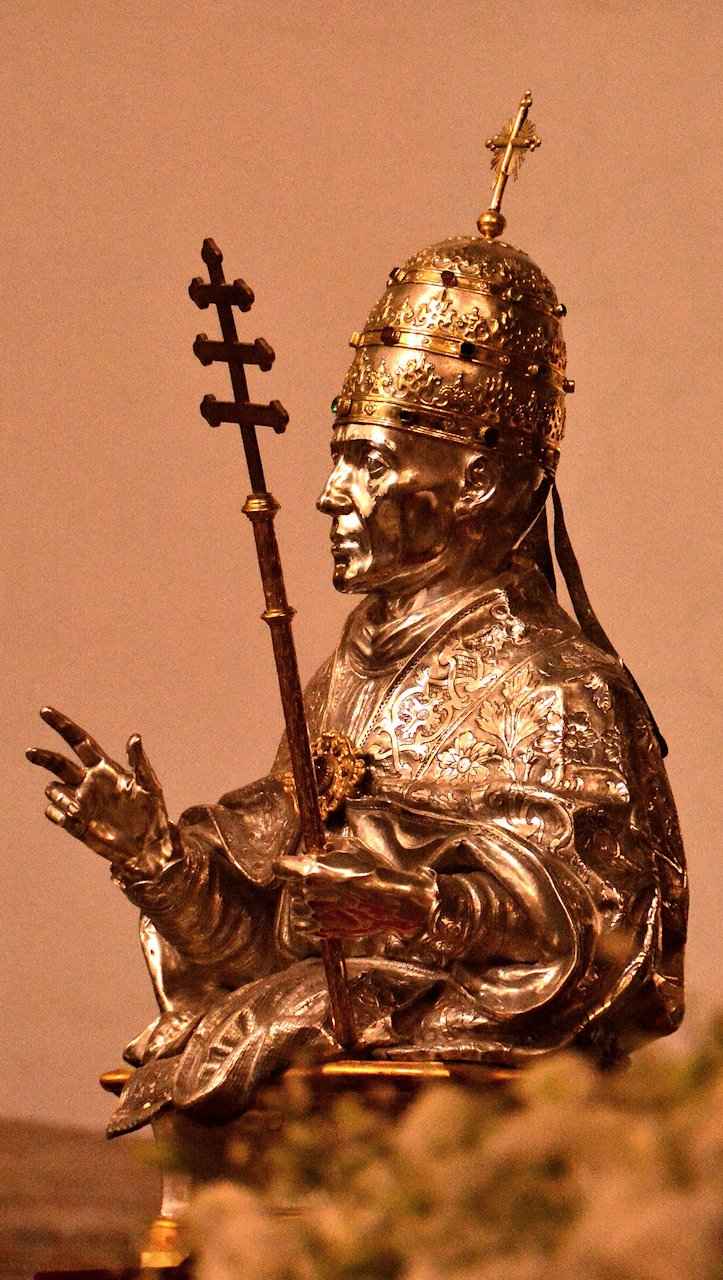 Idade Média * Glória da Idade Média: Os “Ditames do Papa” e o maior ...