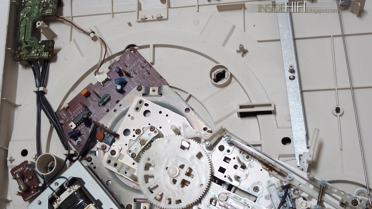 Inside Hi-Fi: Technics SL-D210 (SL-D210-SEi)