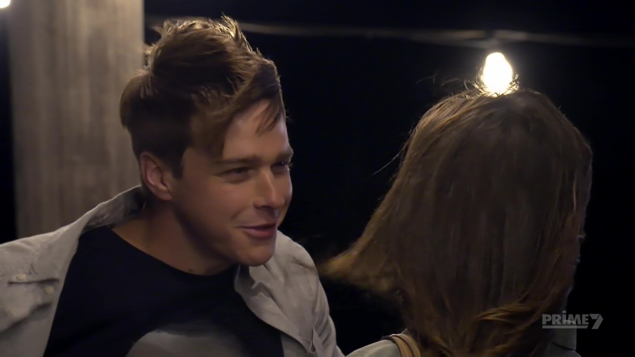 ausCAPS: Tim Franklin shirtless in Home And Away