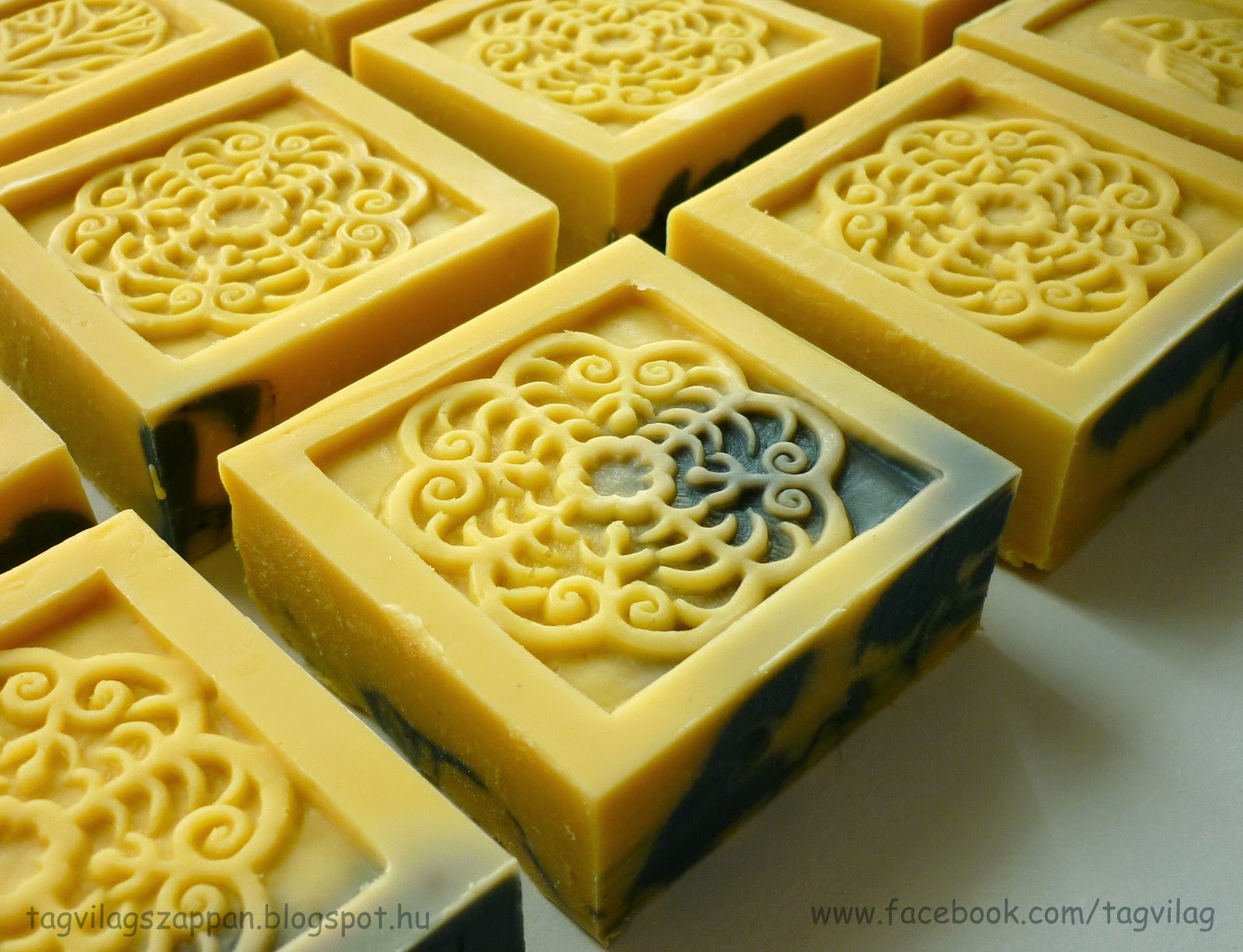 Tágvilág szappan: Virágos szappanöntő forma