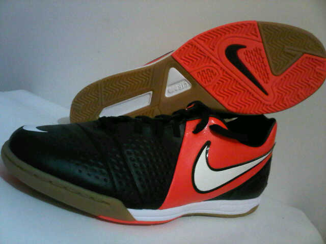 --SOCCER CORNER--: NEW FUTSAL, TURF, & SOCCER SHOES!! 100% ORIGINAL!