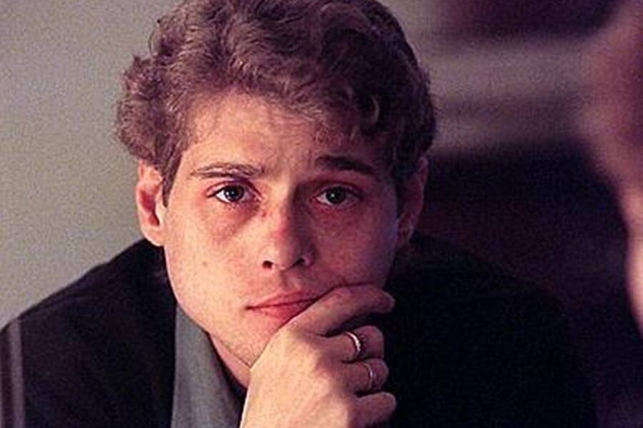 Ξωτικό: David Reimer, το αγόρι που αναγκάστηκε να ζήσει ως κορίτσι για ...