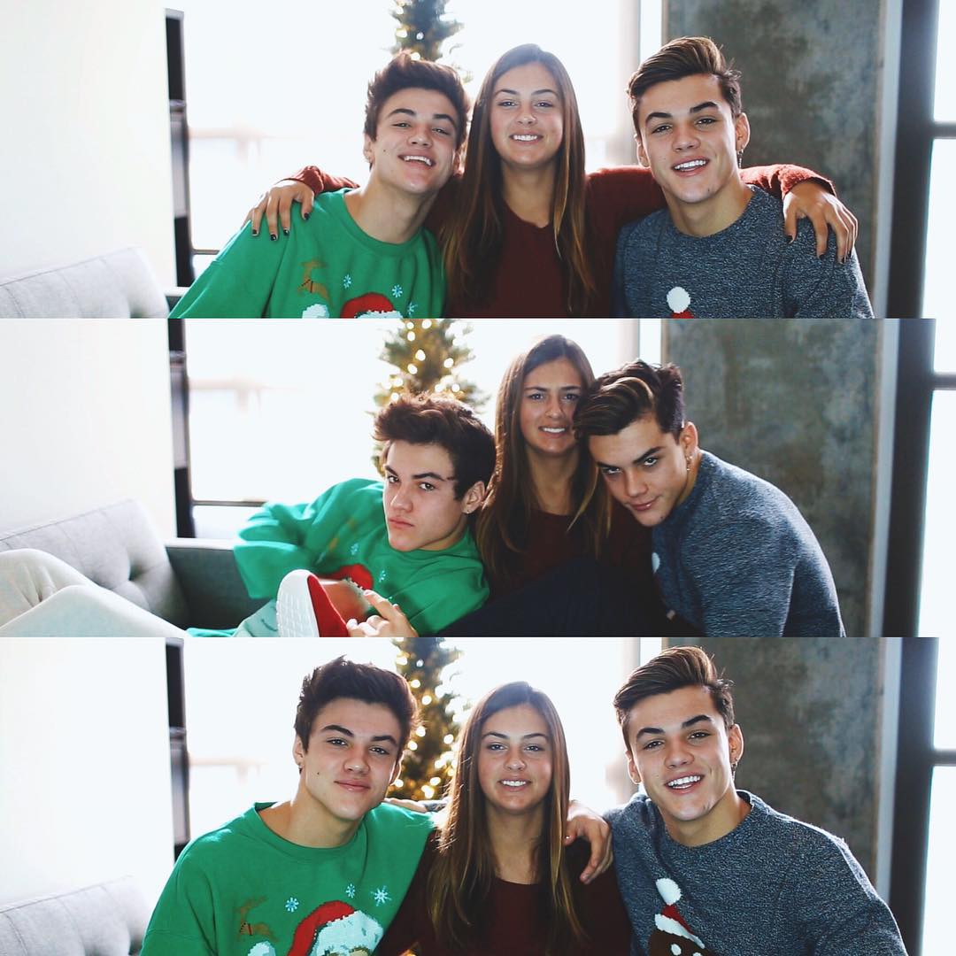 The Dolan Twins Fanpage: The Dolan Family- Cristmas Cards
