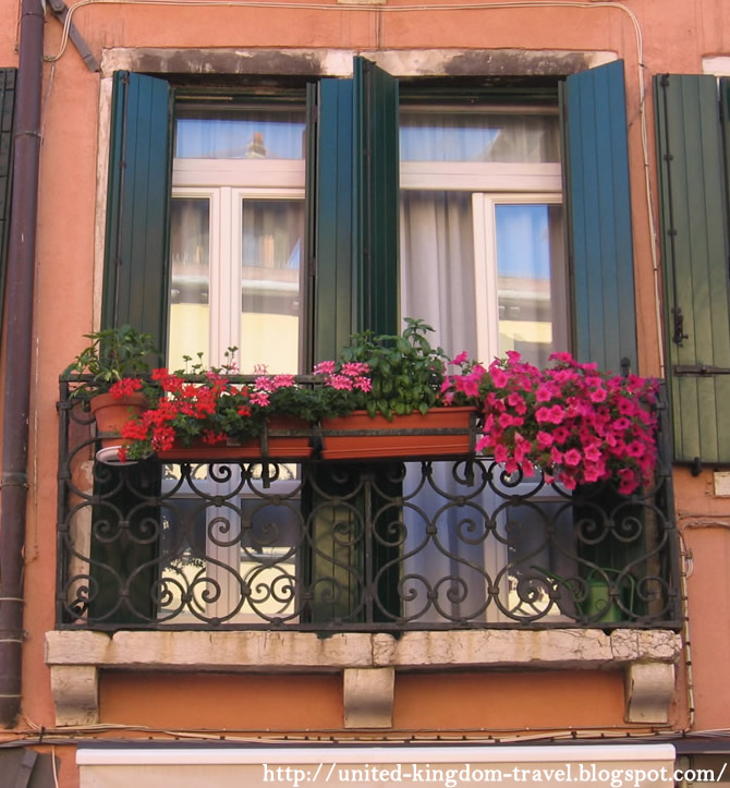 The Venetian Window Collection - Awesome windows I saw in Venice - The ...
