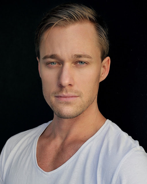 Darren Moss: Full Frontal in X (2011) Part 1: Ardentium