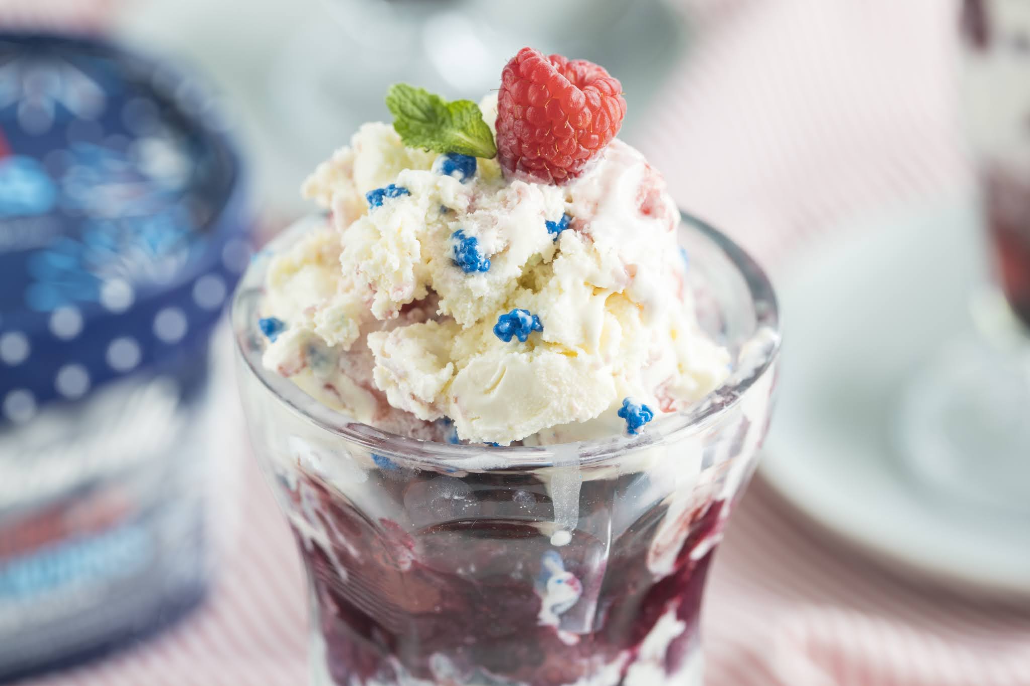 Kylee's Kitchen: Red Velvet Cobbler Sundaes