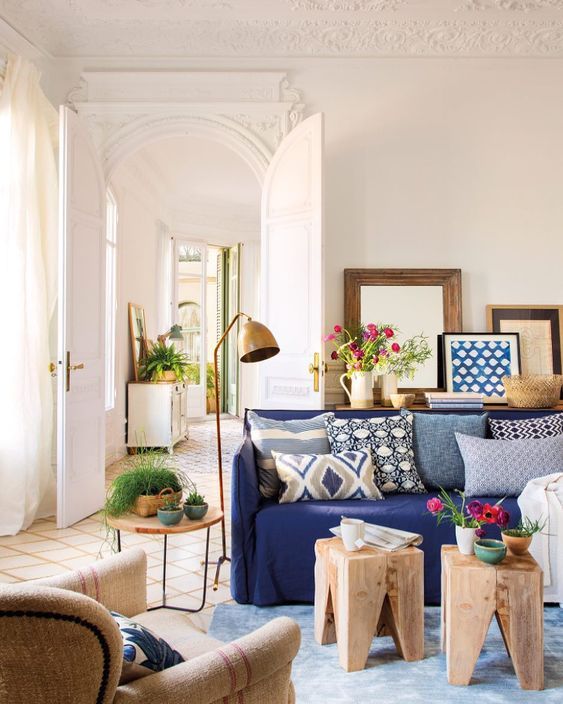 20+ Εντελώς διαφορετικά Σαλόνια με Μπλε Καναπέδες | SOULOUPOSETO