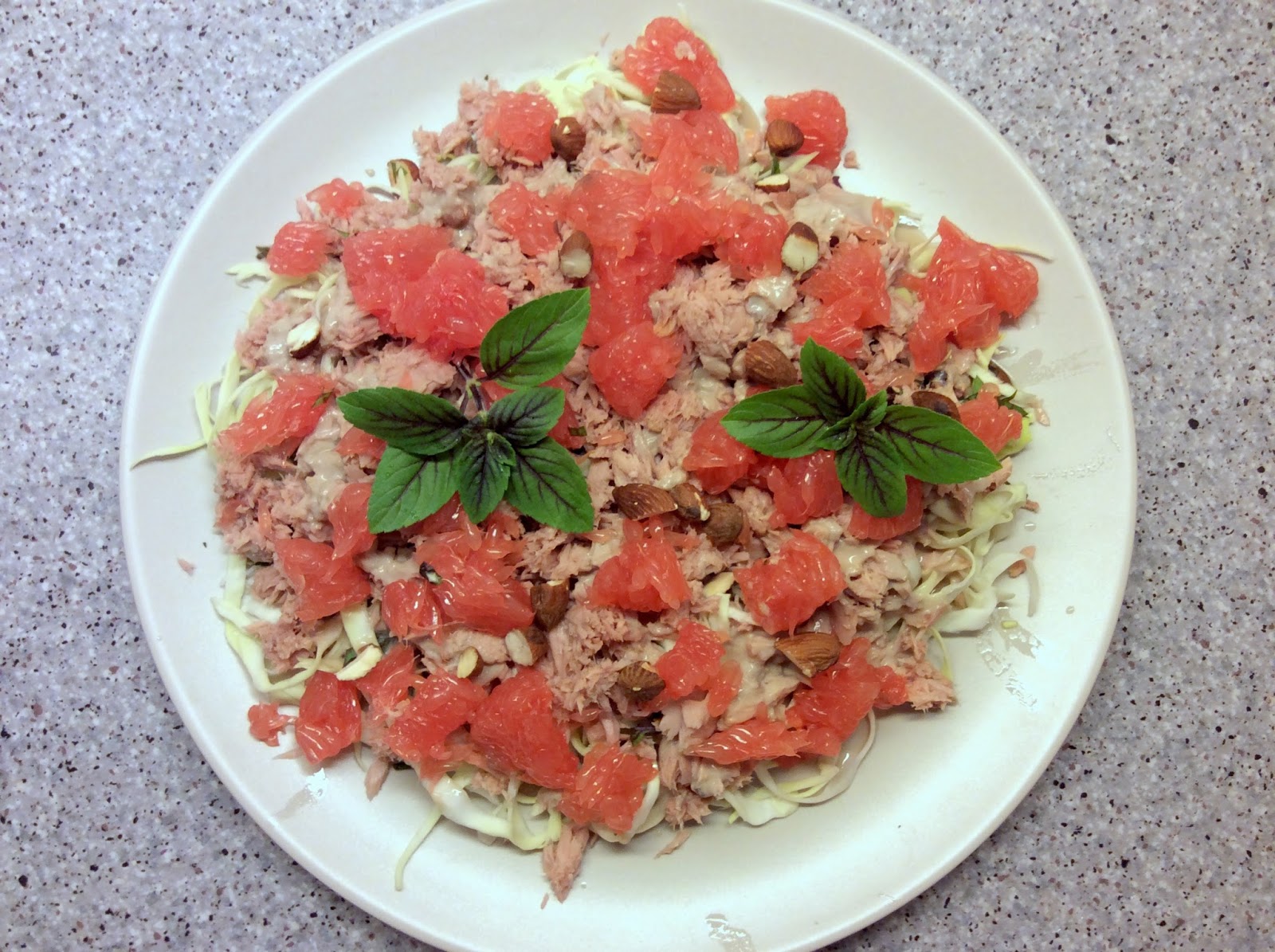 Anne Naturglad: Nem og let salat til aftensmaden med tun, spidskål og ...