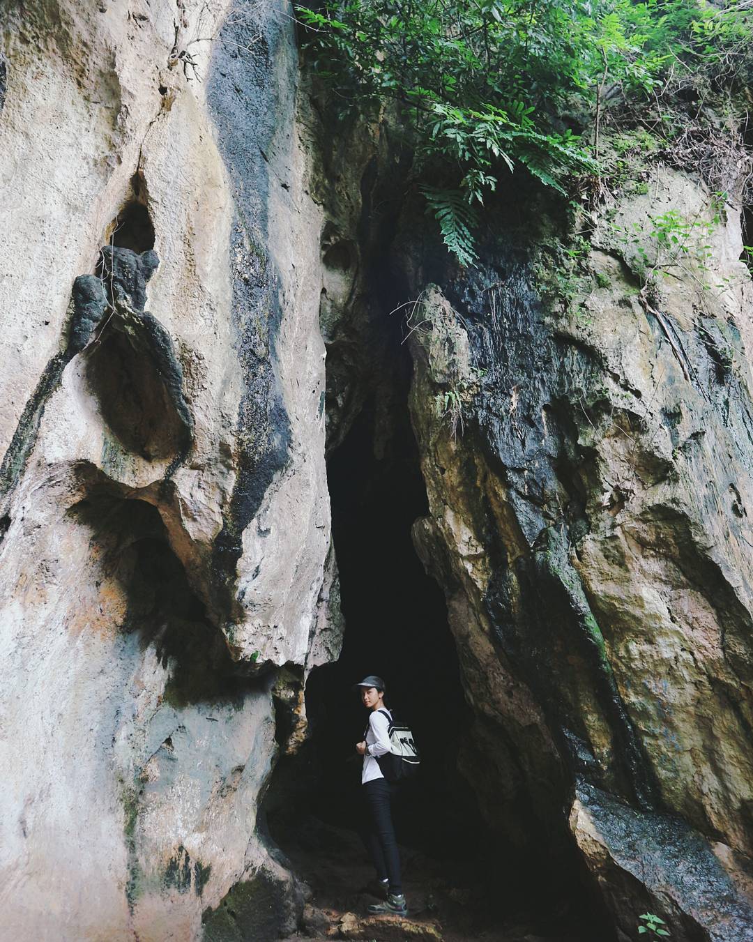 Pink Travelogue: Geowisata Goa Pawon