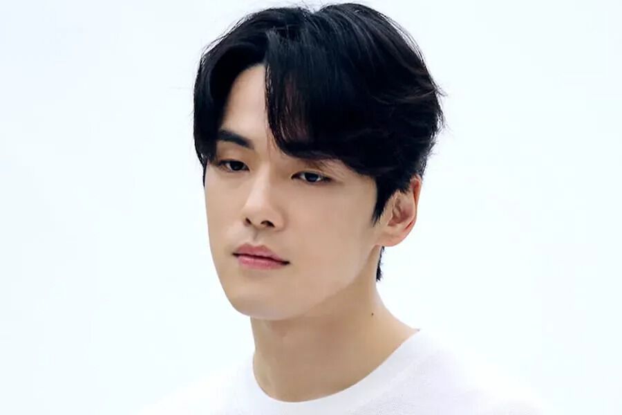 El actor "Kim Jung Hyun" ha firmado con la nueva agencia Story J ...