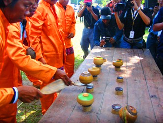 indonesia warna warni: Gasing Nusantara